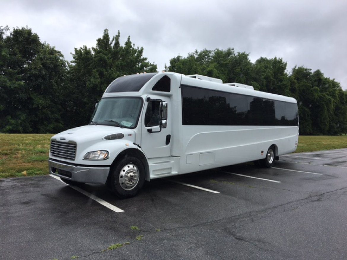 15 Passenger Shuttle Bus Rental in Thousand Oaks