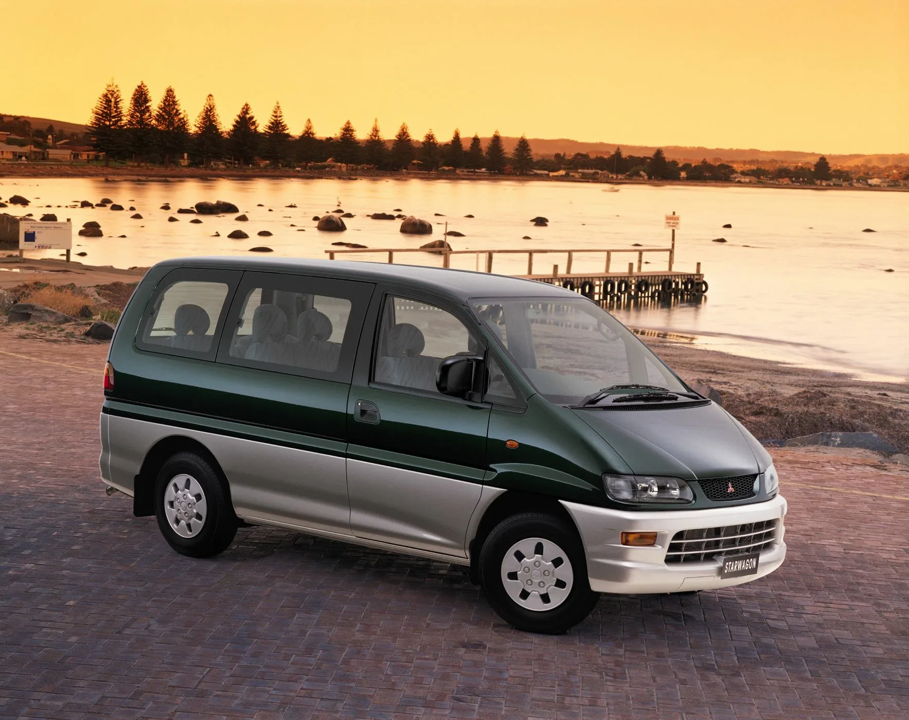 Rent a 15 Passenger Chevy Mini Bus Today!