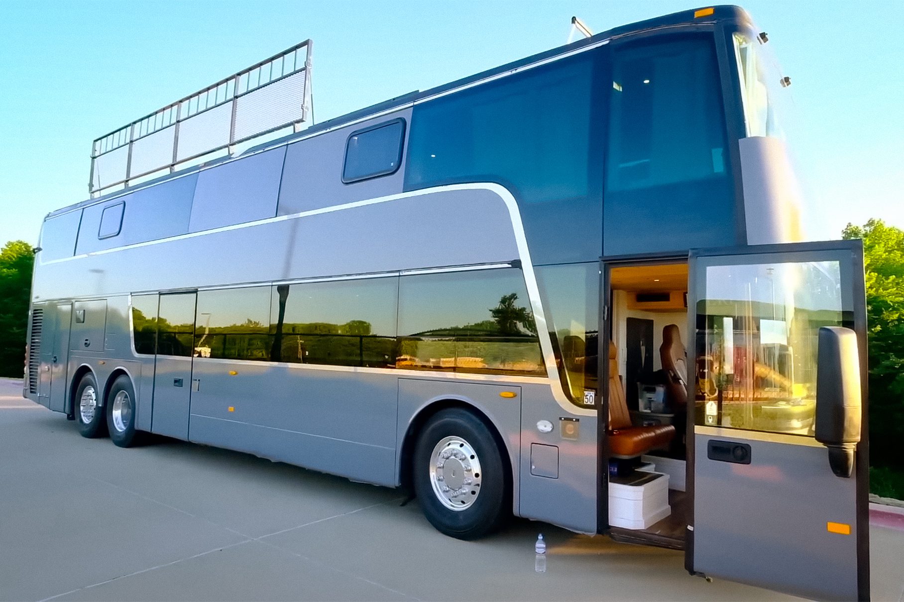 Charter Bus Rental in Maine – Comfortable & Affordable Rides